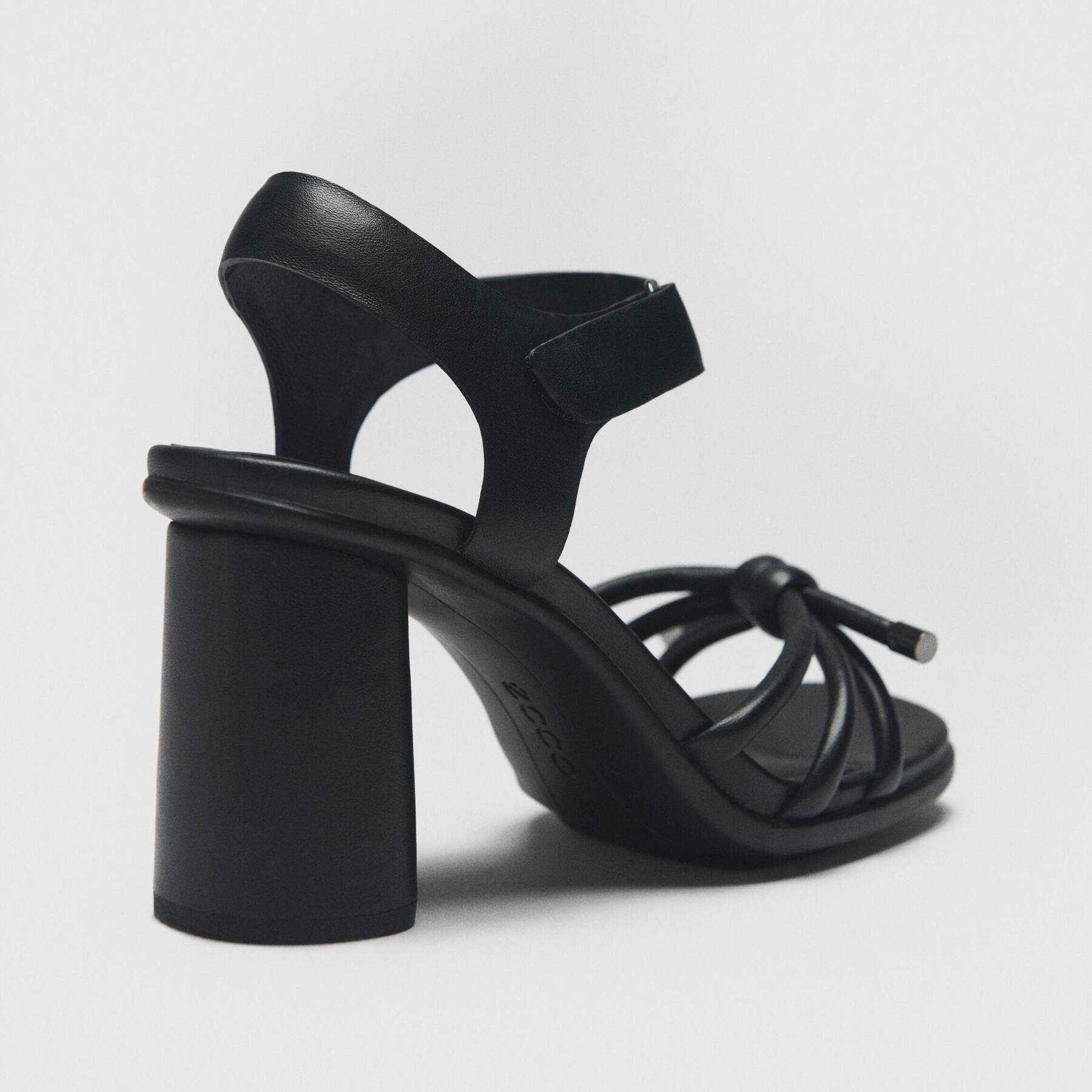 Босоножки ECCO SCULPTED ALBA 65 233323/01001 — купить по цене 16999 руб ...
